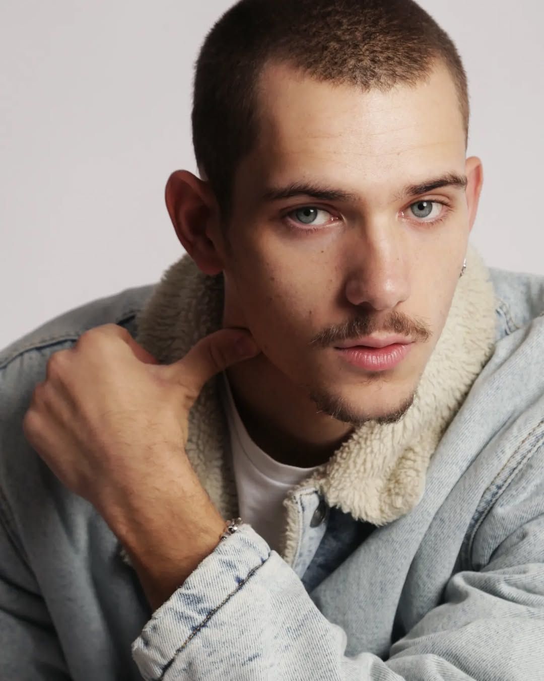 Hugo Welzel : Su biografía - SensaCine.com.mx