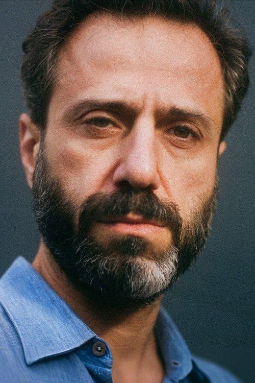 Ebrahim Azizi : Su biografía - SensaCine.com.mx