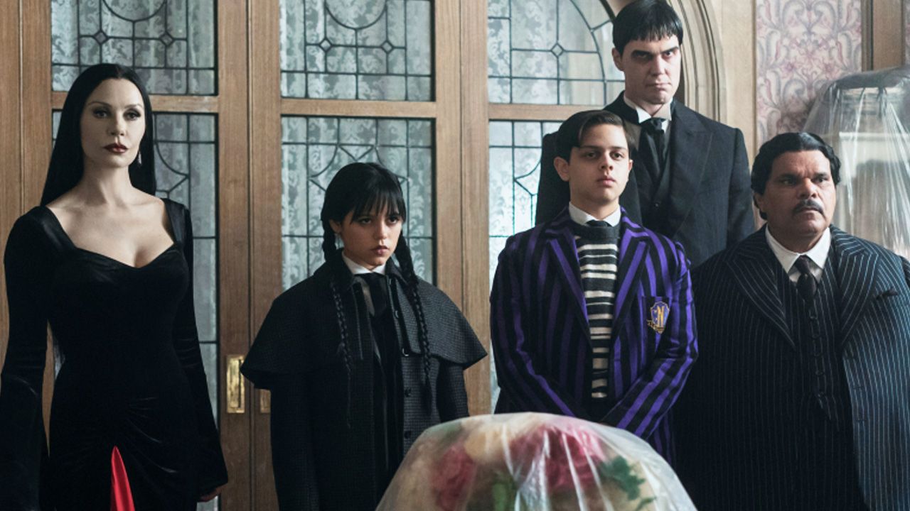 Este personaje de 'Merlina' casi nunca parpadea en la serie de Netflix por órdenes de Tim Burton ...