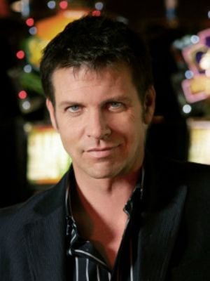 Lloyd Owen - SensaCine.com.mx