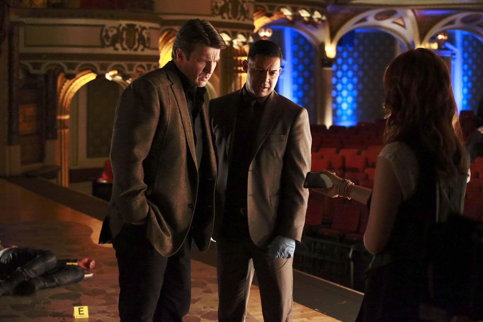 Foto de Jon Huertas - Castle : Foto Nathan Fillion, Jon Huertas - Foto ...