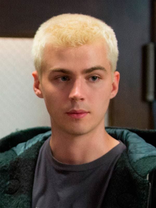 Miles Heizer : Su biografía - SensaCine.com.mx