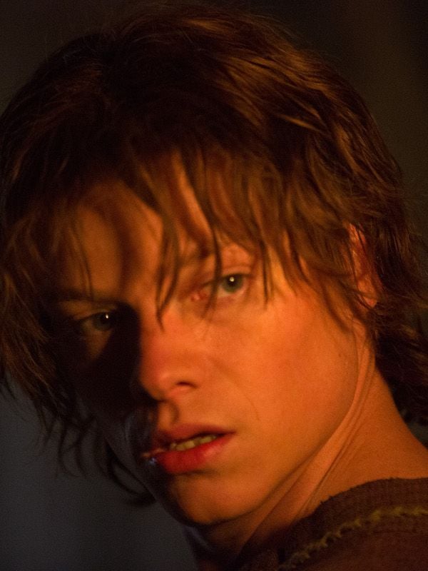 Tom Rhys Harries : Su biografía - SensaCine.com.mx