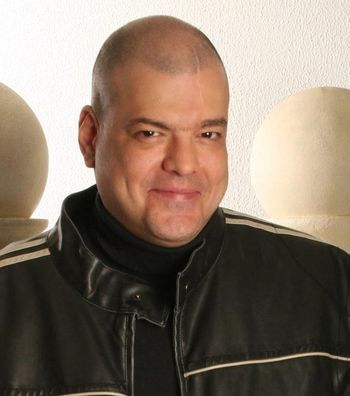 Ricardo Brust : Su biografía - SensaCine.com.mx