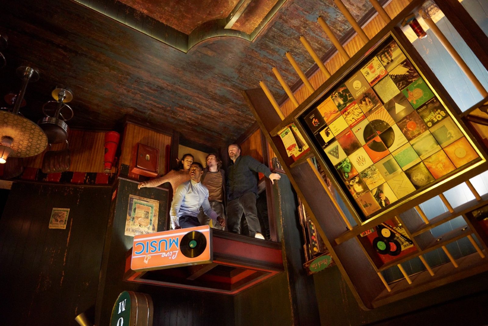 Foto de Tyler Labine - Escape Room: Sin salida : Foto Taylor Russell ...