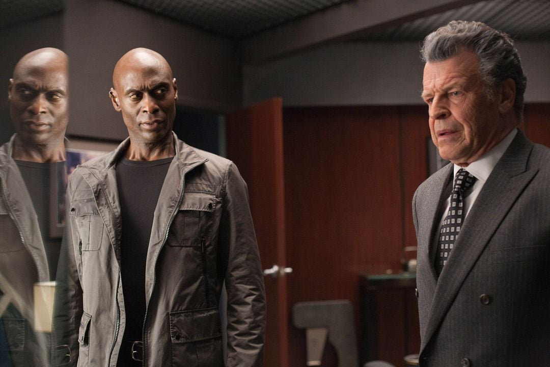 Fringe : Fringe : Foto Lance Reddick, John Noble - Foto 156 sobre 614 ...