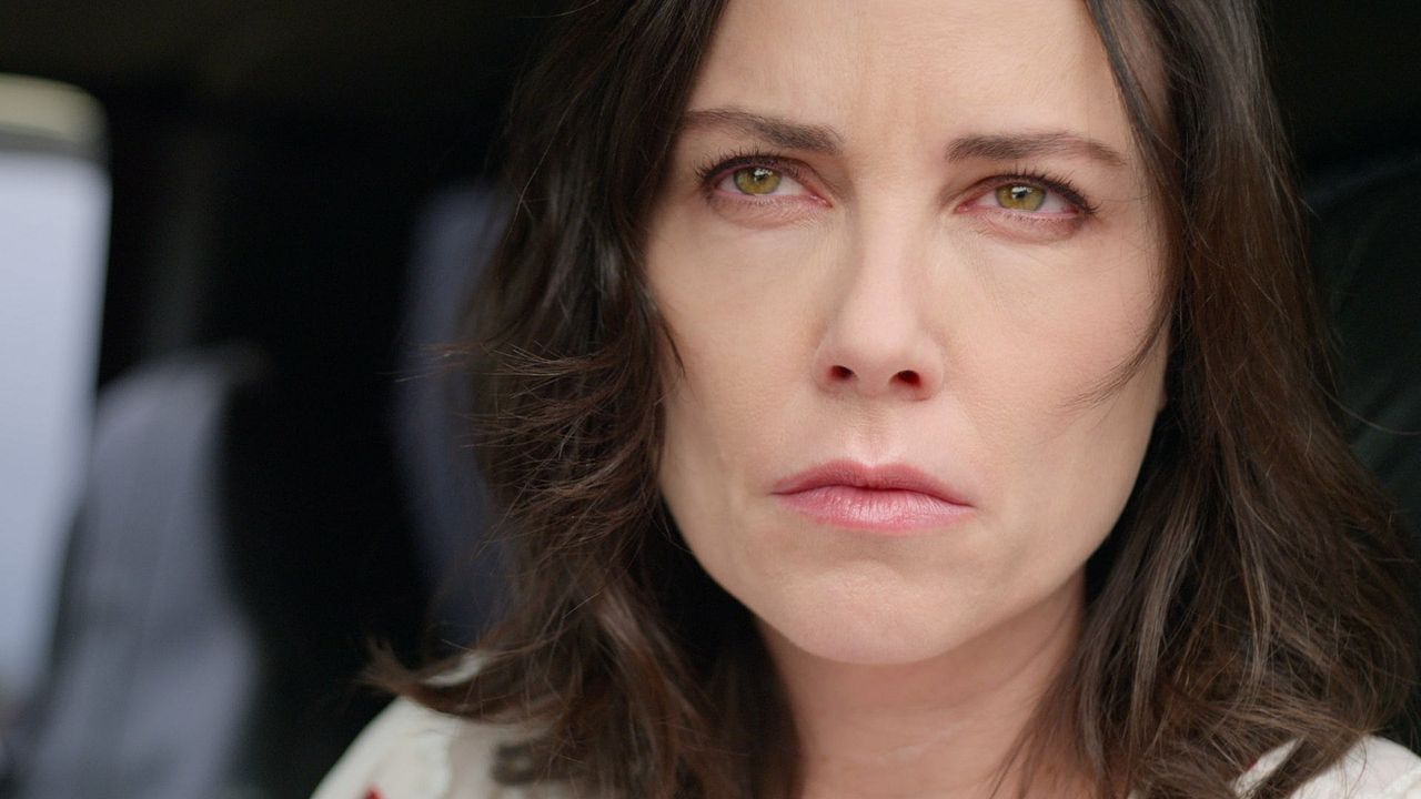 Cartel October Faction temporada 1 - Cartel 9 sobre 15 - SensaCine.com.mx